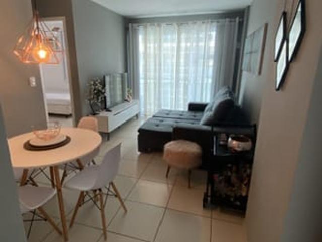 Quarto individual com banheiro individual