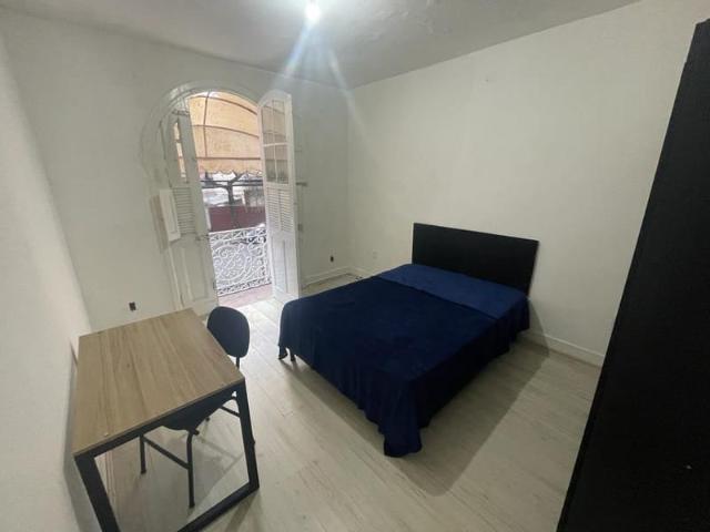 Quarto individual com sacada, Vaga masculina, Savassi