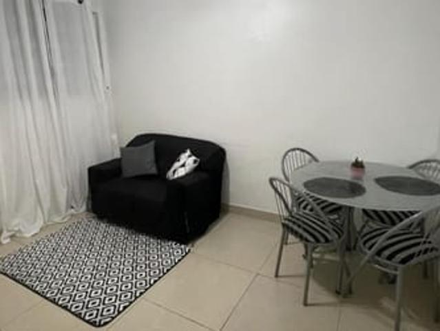 Quarto individual em apê feminino metrô paraíso
