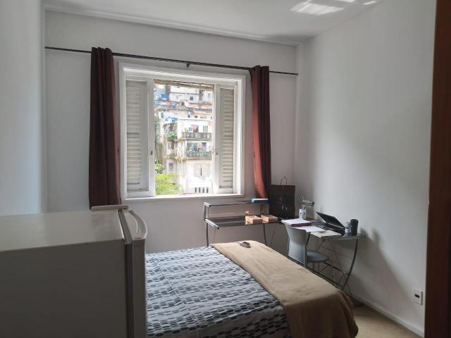 Quarto Individual em Apto Amplo Copacabana