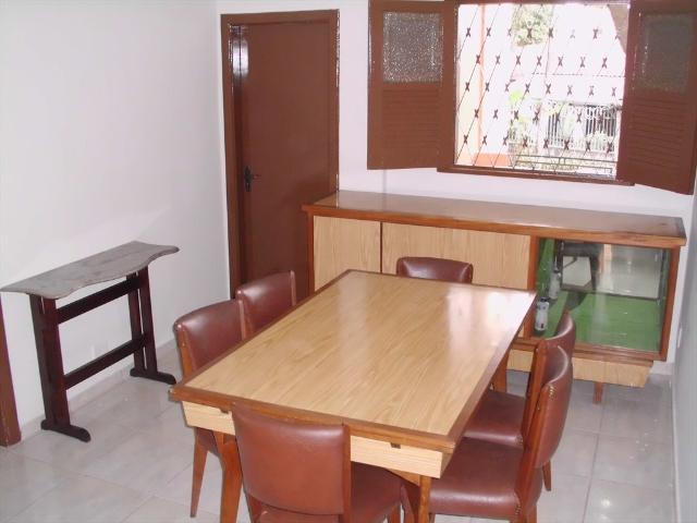 Quarto individual em casa mobiliada