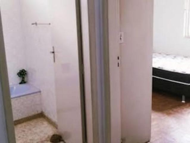 Quarto individual em casa próx metro Ana rosa