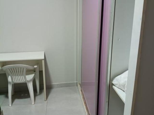 Quarto individual em república