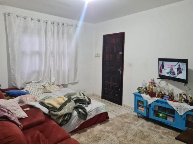 Quarto individual feminino a 20 minutos do centro de Floripa