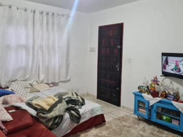 Quarto individual feminino a 20 minutos do centro de Floripa