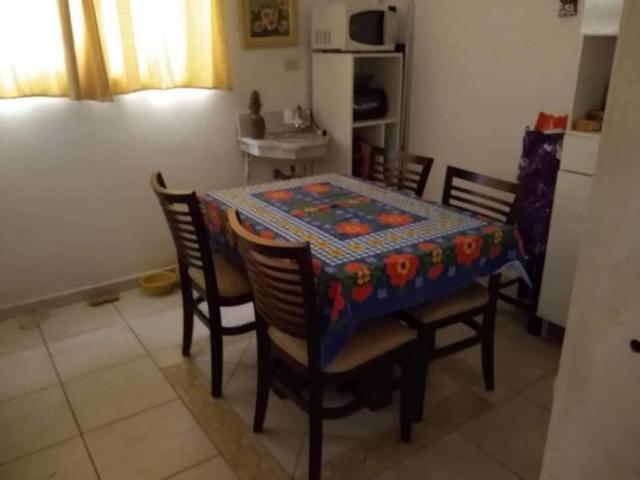 Quarto individual, grande e arejado