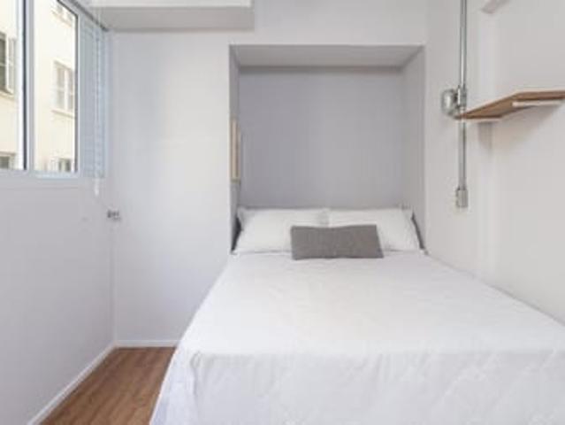 Quarto individual | Metrô Oscar Freire