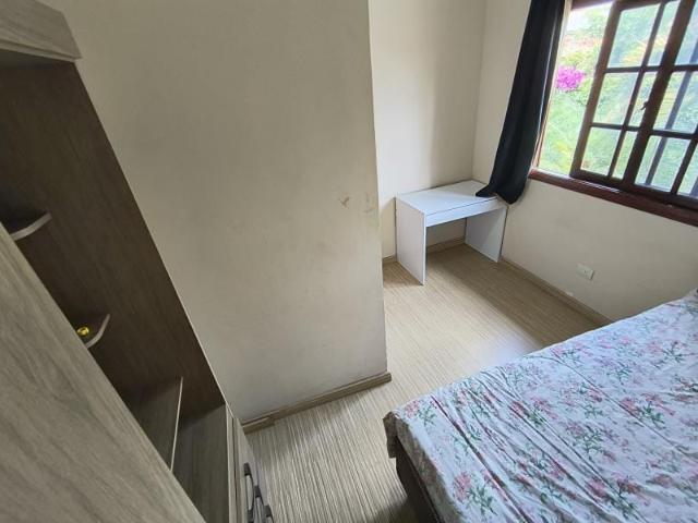 Quarto individual mobiliado