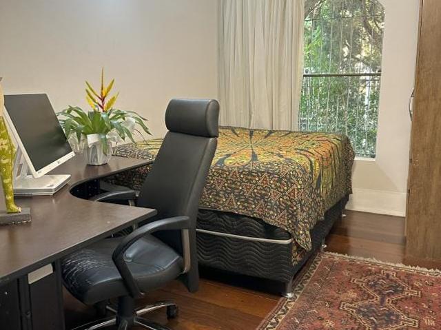 Quarto individual mobiliado