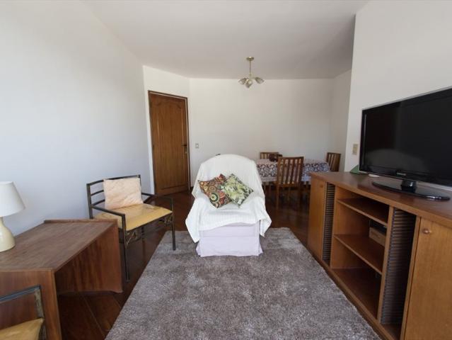 Quarto individual mobiliado no Centro de Alphaville