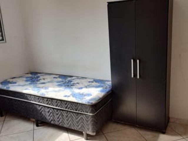 Quarto individual Mobiliado República Masculina