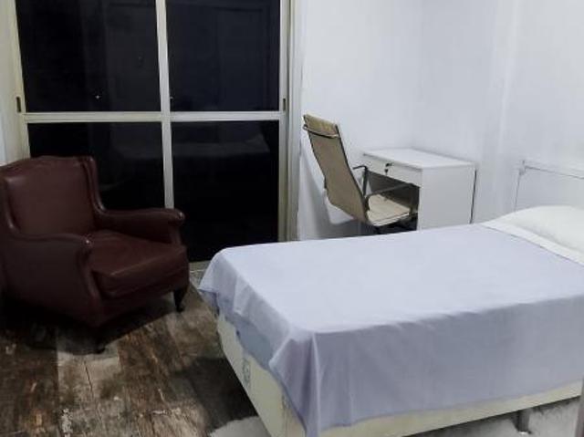 Quarto individual na rua Fonte da Saudade