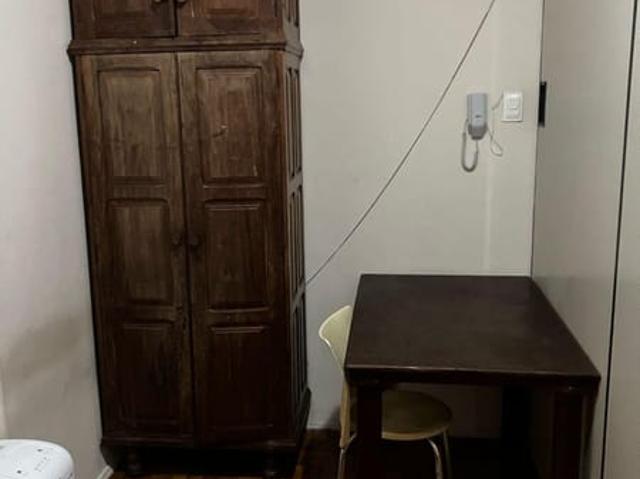 Quarto individual no edificio Maleta