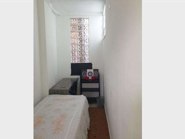 Quarto individual, no memento moram apenas mulheres e um rapaz que esta comigo há 5 anos