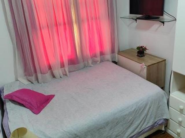 QUARTO INDIVIDUAL PARA MULHER