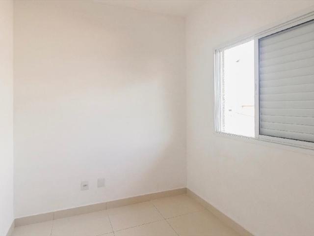 Quarto individual próximo á estação Guilhermina Esperança