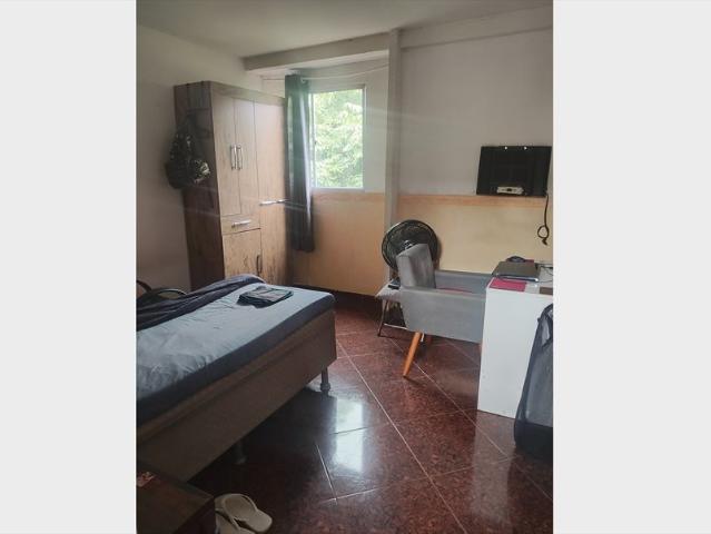 QUARTO INDIVIDUAL ROUPAS LAVADAS, CONTAS INCLUÍDAS $ 1000