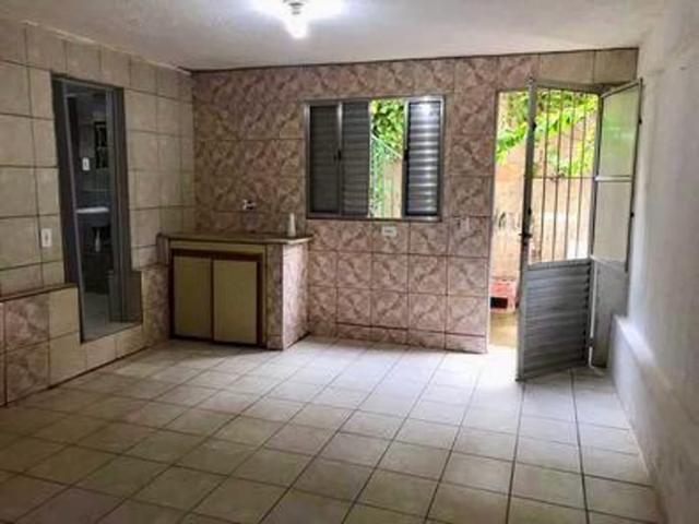 Quarto individual sem mobilia