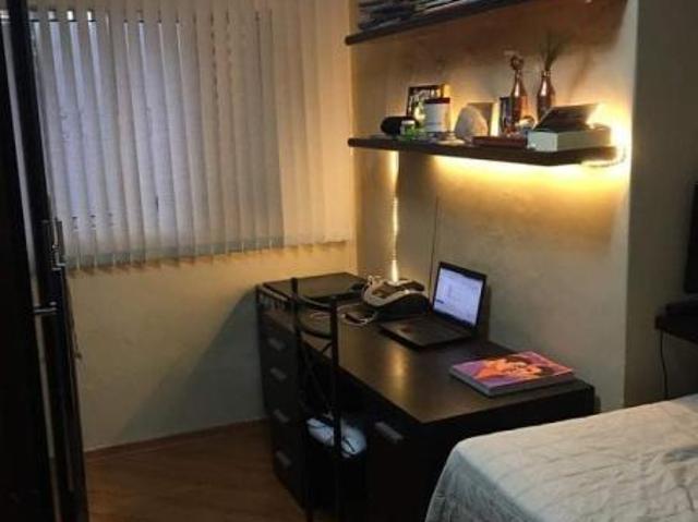 Quarto lindo espacoso pertinho do metro