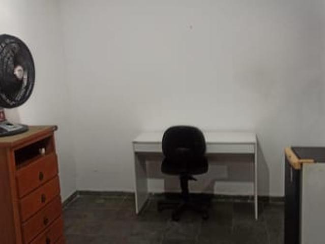 Quarto mobiliado MASCULINO há 100 MTS da praia Recreio