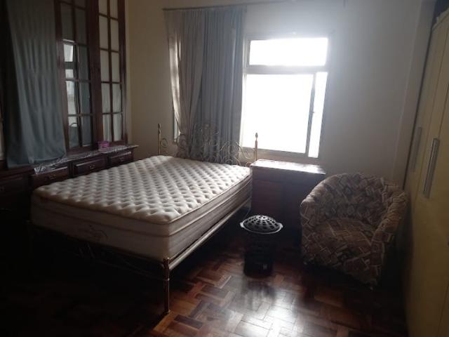 Quarto mobiliado no centro