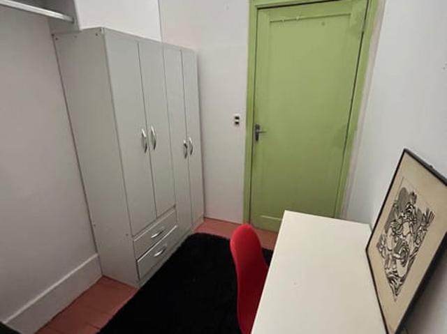Quarto mobiliado a 5min da UFRGS e UFCSPA