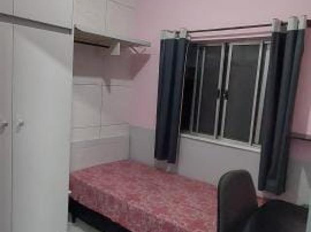 Quarto Mobiliado,banheiro privativo Metro