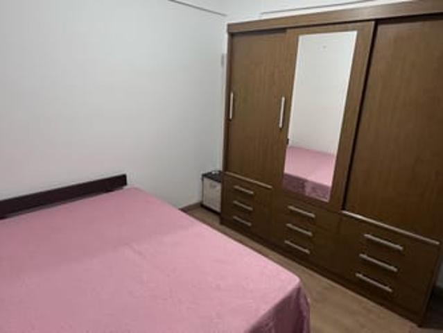 Quarto mobiliado em apartamento com portaria 24h