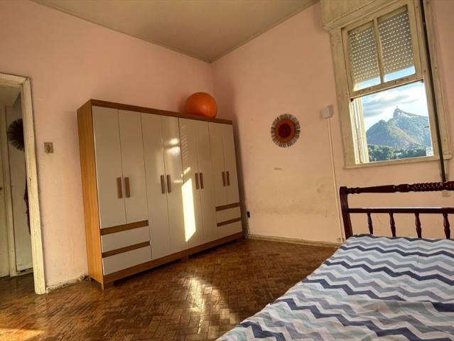Quarto mobiliado em apto tranquilo no Flamengo | Vista para o Cristo Redentor | Prox ao metrô