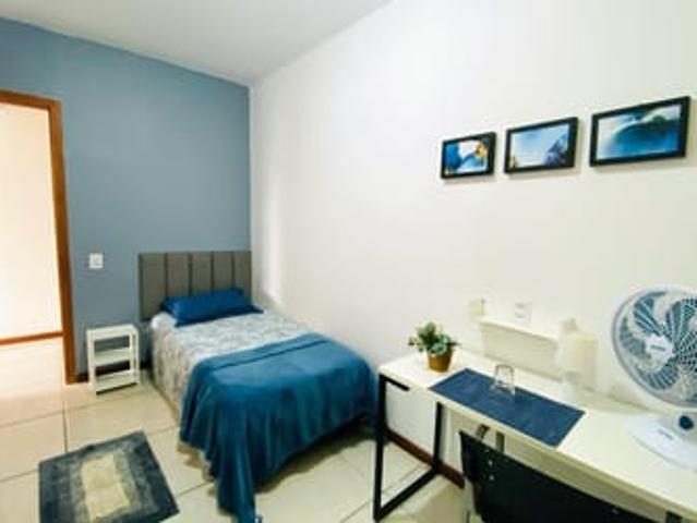 Quarto mobiliado em frente a UFRGS na Cidade Baixa Baixa