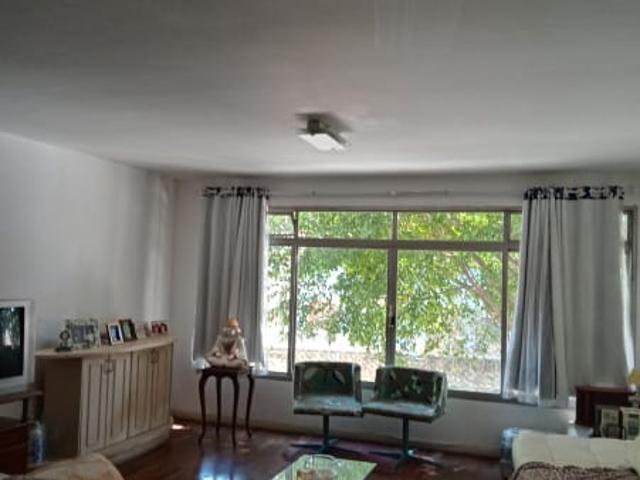 Quarto mobiliado em Local Nobre