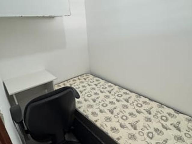 Quarto mobiliado individual