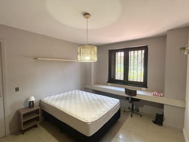 Quarto mobiliado individual