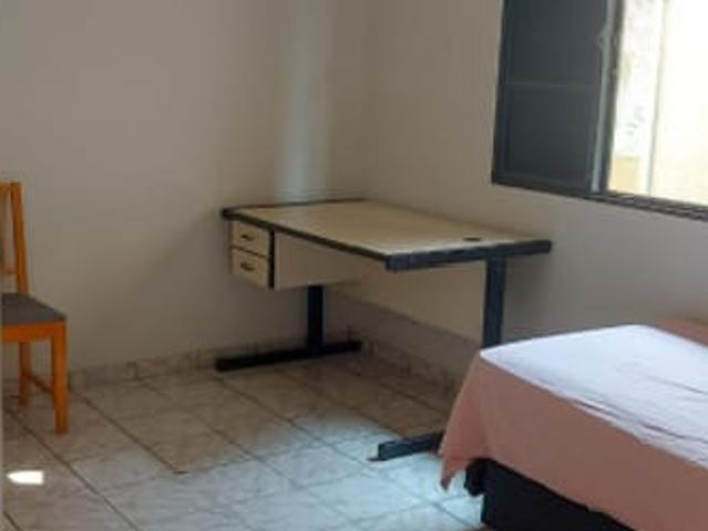 Quarto mobiliado prox. a UNIGRAN