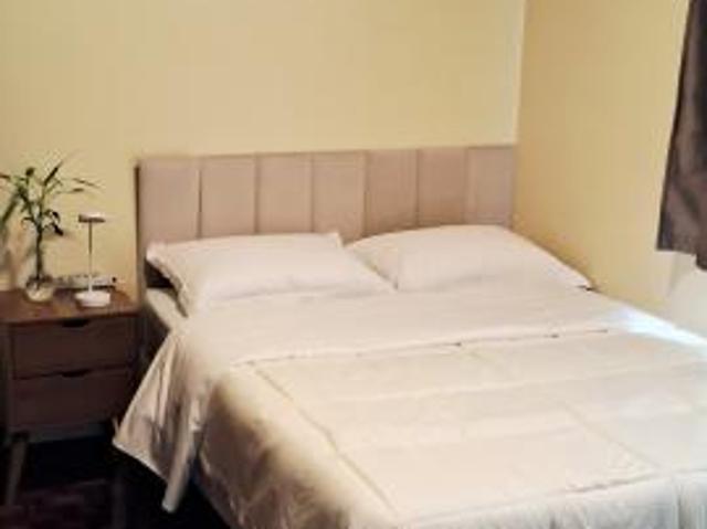 Quarto mobiliado
