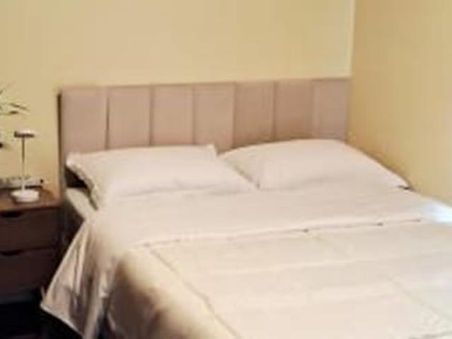 Quarto mobiliado