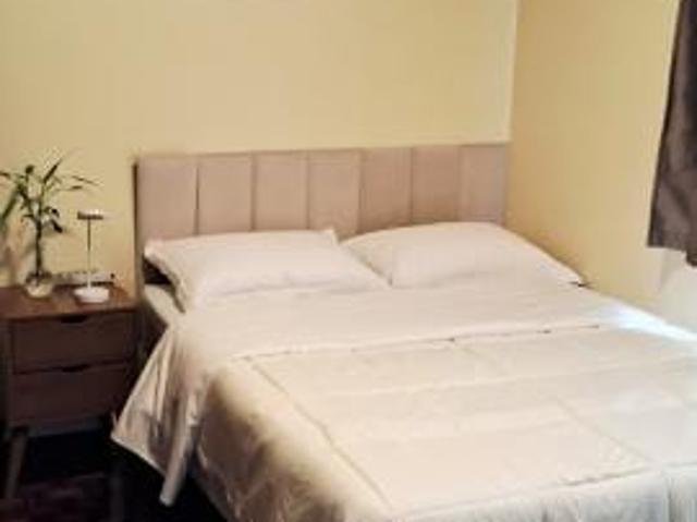 Quarto mobiliado