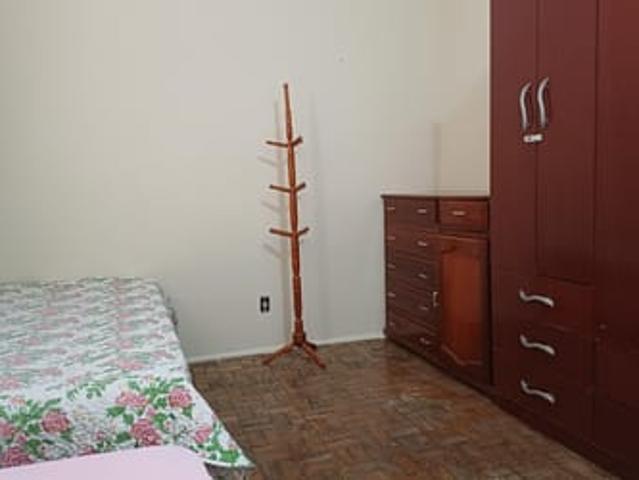 Quarto no Centro. Mobiliado,Moça Não Fumante.1 Moça p/Quarto