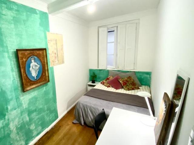 QUARTO NO CENTRO HISTÓRICO DE POA