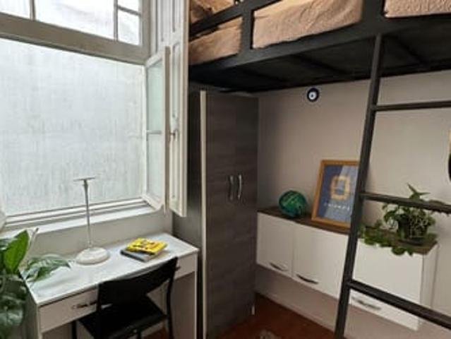 QUARTO NO CENTRO HISTÓRICO DE PORTO ALEGRE