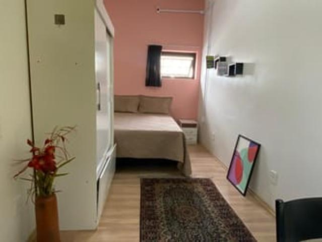 QUARTO NO CENTRO PRÓXIMO DA UFRGS
