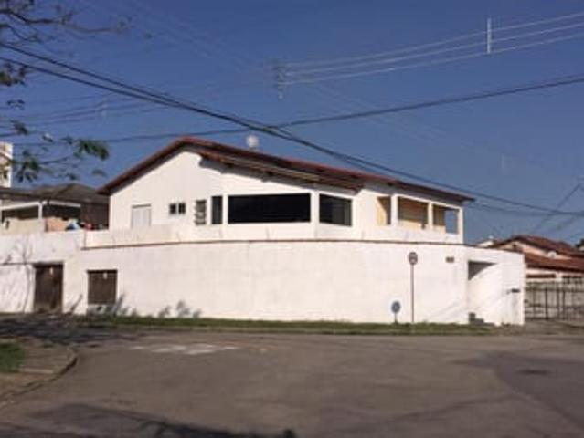 Quarto no Jd Satélite / CONTAS INCLUSAS