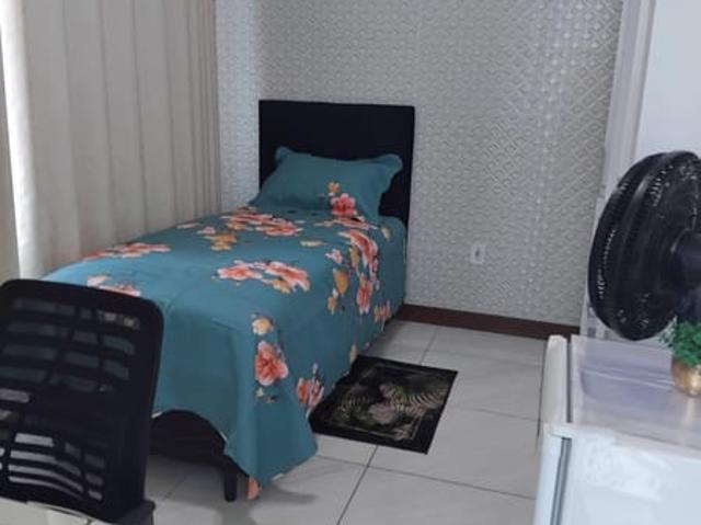 QUARTO NA BARRA ESTUDANTE MOÇA