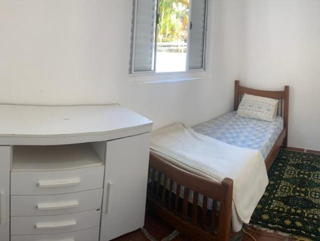 Quarto na linha amarela