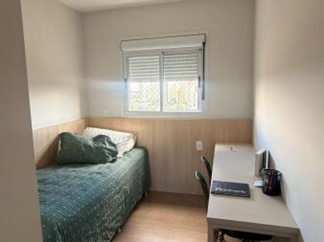 Quarto para alugar em ambiente tranquilo e familiar