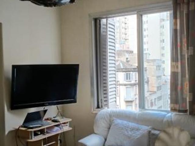 Quarto para estudantes bem localizado