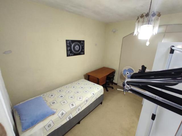 quarto para estudantes e ou profissionais com referência