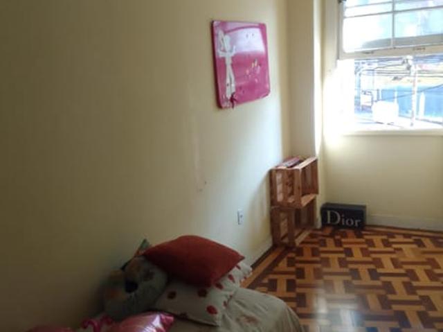 Quarto para moça na Cristovão Colombo ao ladoshoppng total