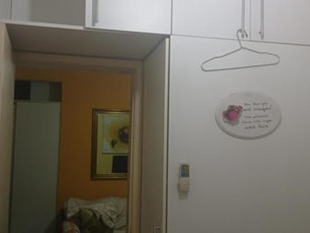 Quarto para moça no Catete