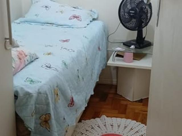 Quarto para moça que estuda/trabalha